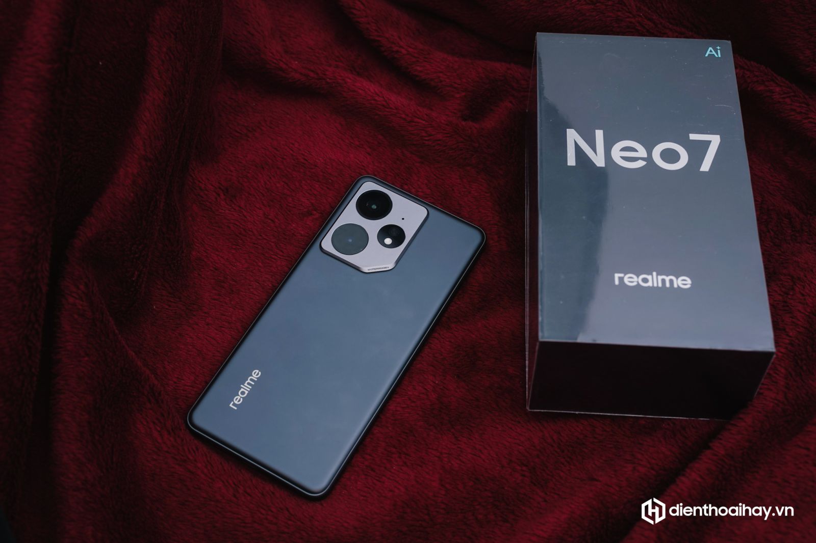 Trên tay realme Neo7: Hiệu năng flagship, pin "khủng" 7.000 mAh, giá chỉ từ 7,3 triệu đồng